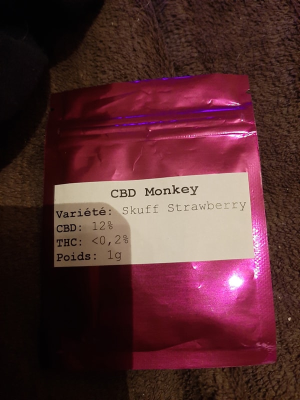 Skuff Strawberry CBD 12% - Résine CBD de qualité Skuff Strawberry CBD 12% - Résine CBD de qualité